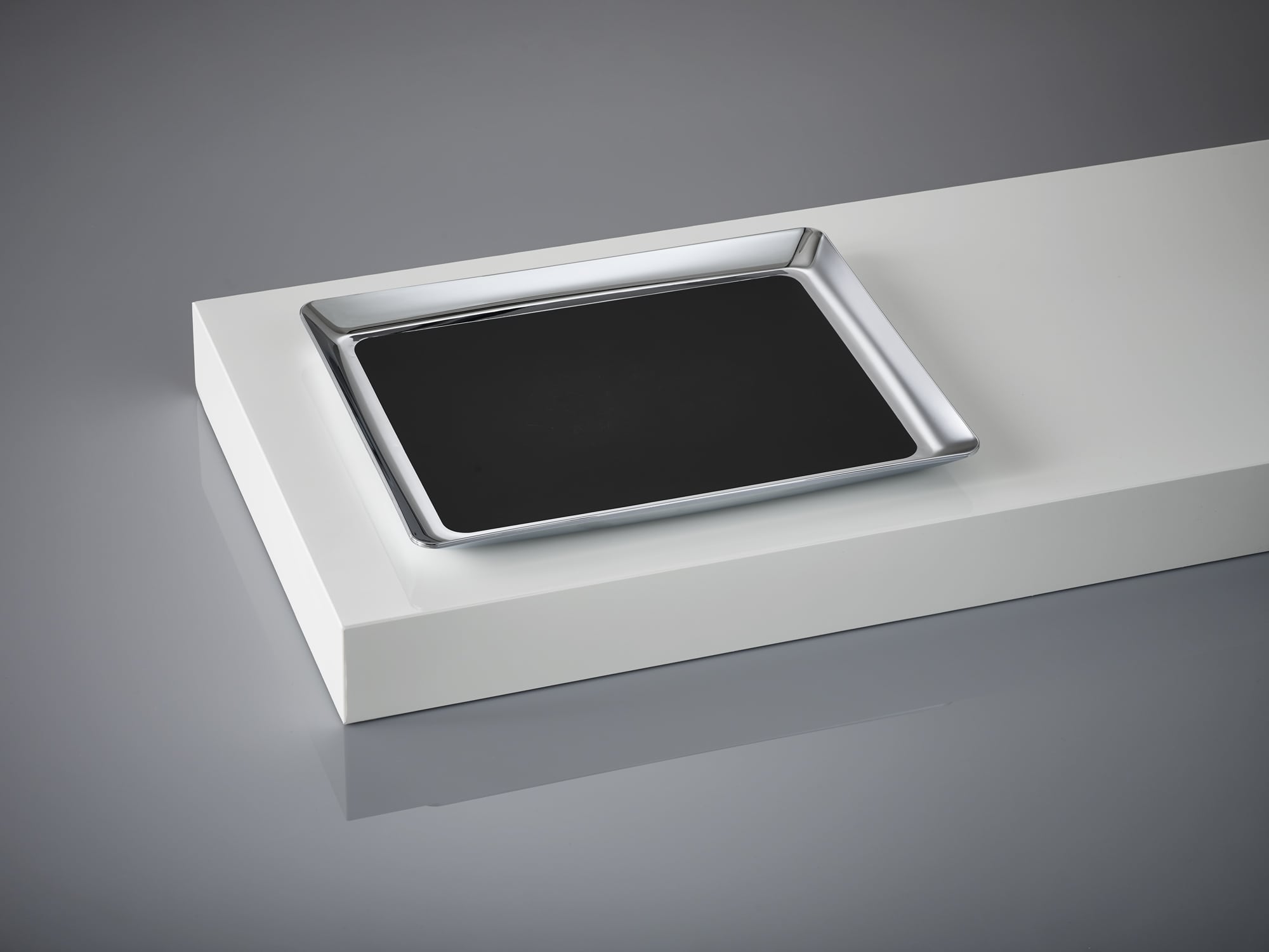 Galileo Watermark to Deliver New Non-Slip Trays to United Airlines - APEX