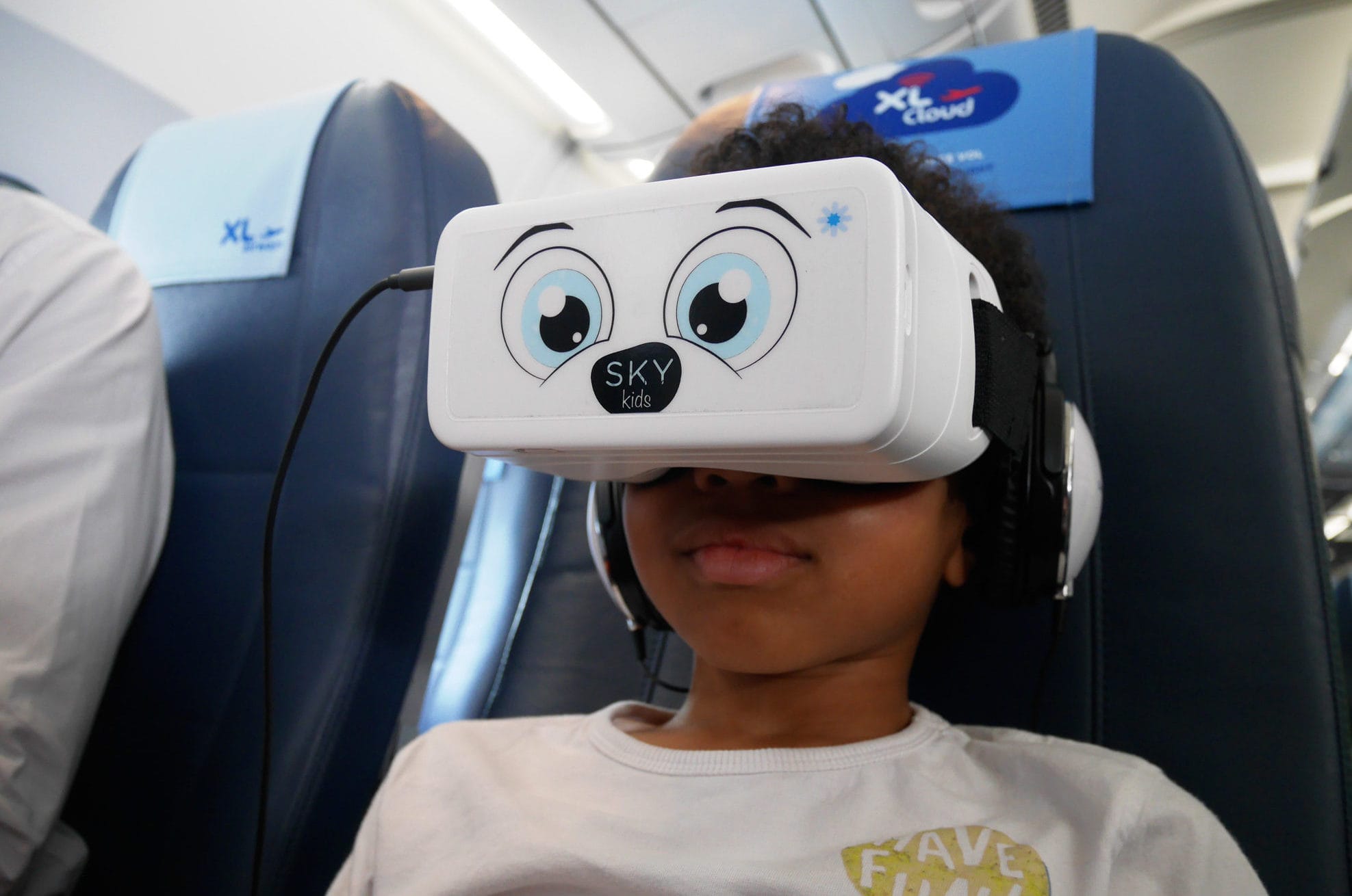 SkyLights Launches Virtual Reality IFE Service for Kids on Long-Haul ...