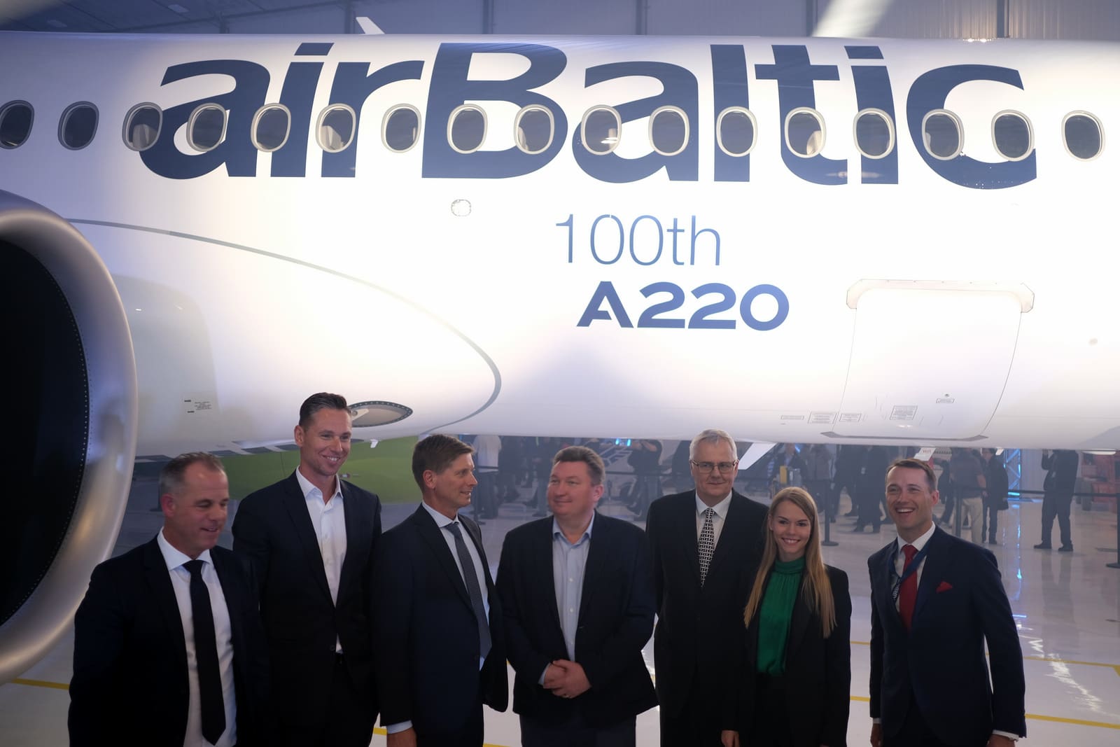 [PHOTOS] Behind the Scenes: Delivery of the 100th Airbus A220 - APEX