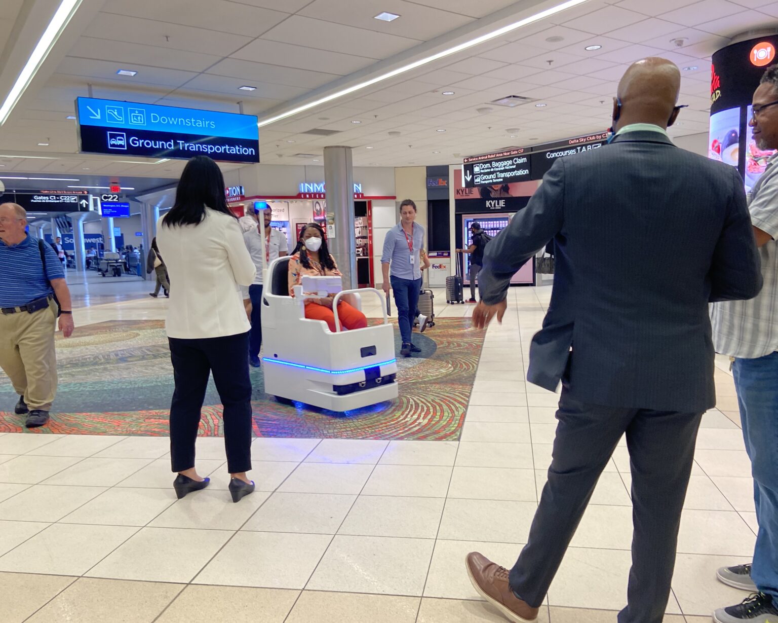 How airports can be the epicenter of the robot revolution - APEX